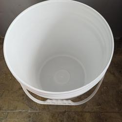 Jual Ember Cat Putih 25l Ember Plastik Putih Bersih 25 Kg - Kota ...
