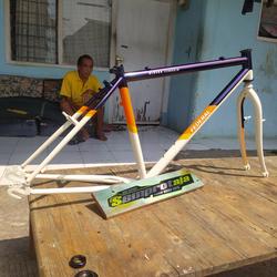 Jual Jasa pengecatan sepeda, repaint sepeda, cat ulang sepeda,cat Duco ...