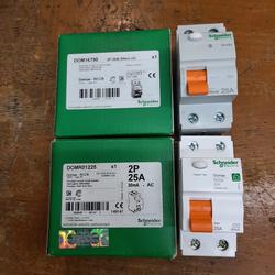 Jual ELCB/ RCCB Schneider 2P 25A, 40A, 63A 2 pole Domae Schneider 30mA - 25A 2pole - Jakarta ...