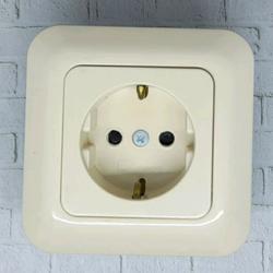 Jual GRACIO STOP KONTAK 4151 CREAM BROCO - Cream - Jakarta Pusat ...