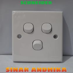 Promo Schneider Saklar Lampu 3 Gang S-Classic - E33_1_2AR_WE_G3 ...
