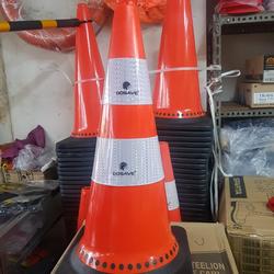 Jual JUAL TRAFFIC CONE PEMBATAS JALAN KERUCUT ORANGE RED BASE 70 CM MURAH - Kota Tangerang ...
