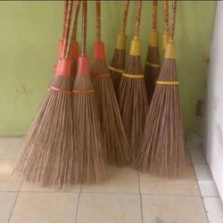 Jual Sapu Lidi Tangkai Besar - Sapu Lidi Gagang - Sapu Taman - Jakarta ...