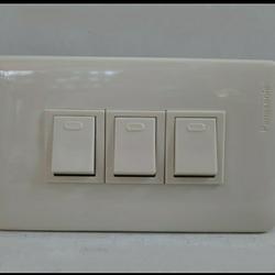 Jual Saklar Grid switch 12 gang panasonic full color - non inbowdus ...