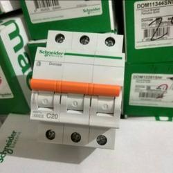 Jual MCB Schneider Domae 3p 6a / 3 Phase 6 Ampere Type Lama - Jakarta Pusat - Solusi Bersama ...