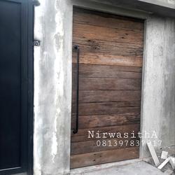 Jual Daun pintu Estetik Kayu Ulin belahan balok bekas bantalan rel ...