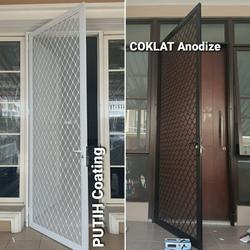 Jual Pintu Expanda dengan Kawat Nyamuk Aluminium COATING - Putih - Kota ...