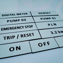 Jual Name Tag Panel Control Listrik Custom Label Name Plate Plat ...