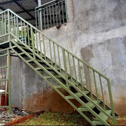 Jual tangga rebah besi Wf minimalis trap kayu harga tangga rebah ...