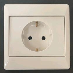 Jual BOSS B10413S 13A 250V universal socket outlet w/ safety shutter ...