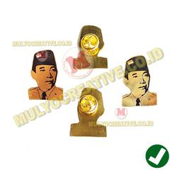 Jual Pin Sukarno Peci Hitam Murah Pin Bros Enamel Bung Karno - Karya ...
