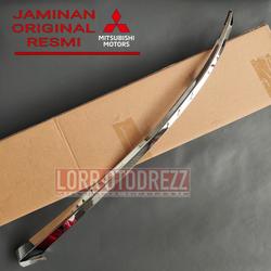 Jual List Garnish Chrome Crum Bumper Bemper Atas Asli Mitsubishi ...
