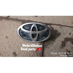 Jual W8 badge emblem grill toyota Corolla DX ke70 copotan tahun 1981 ...