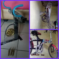 Jual gantungan sepeda tempel dinding /besi gantungan sepeda di tembok ...