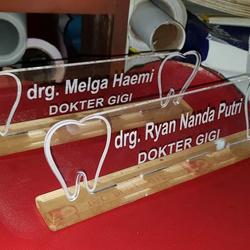 Jual PAPAN NAMA MEJA / NAMA PANITIA / NAME TAG / PAPAN NAMA uk. 8 x 30 ...