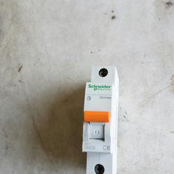 Jual Schneider MCB 1P 6A 6kA New Domae MCB Breaker 1 Phase 6 Amp 6kA - Jakarta Pusat - Gudang ...