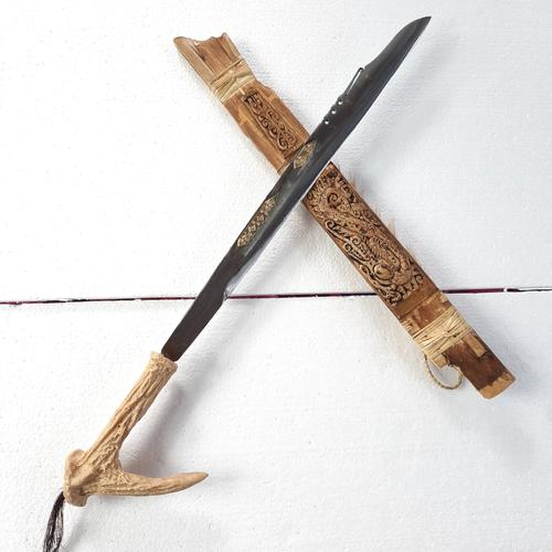 Jual Mandau dayak etnik khas kalimantan original - Kab. Banjar ...