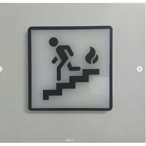 Jual sign akrilik gambar tanda tangga darurat stair emergency evakuasi ...