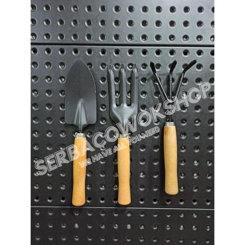 Jual Garden Tool 3 Pcs Gg Kayu / Alat Kebun Skop Taman Garpu Cangkrang ...