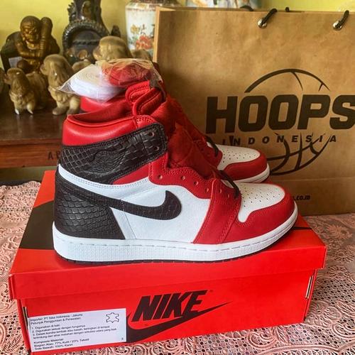 Jual Air Jordan 1 High OG Satin Snake Skin (size US 8,5W/ EU 40/ 25,5 ...