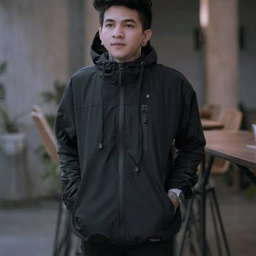 Jual jaket parasut waterproof pria/jaket hiking pria/jaket pria terbaru ...