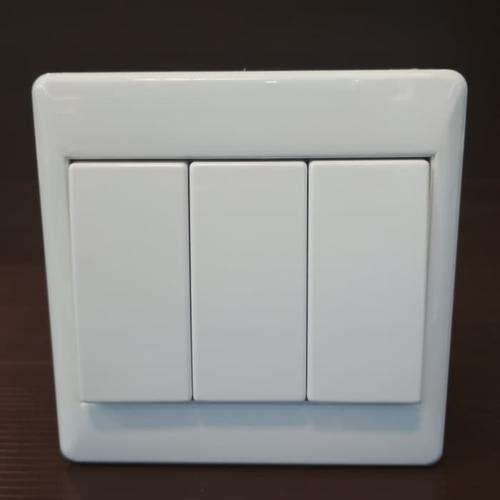 Jual Saklar Triple Boss / Saklar 3 gang 1 way B2000L B 2033/1/2A ...