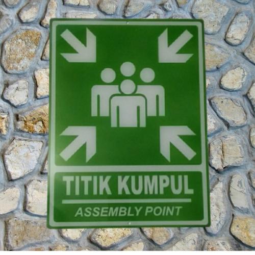 Jual sign board acrylic assembly point/ papan plang Titik kumpul ...