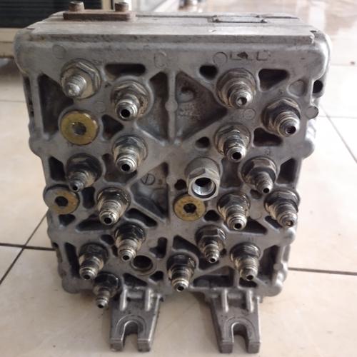 Jual HITACHI SIGNAL VALVE / SHUTTLE VALVE / ZAXIS 210-5G - Kota Bekasi ...