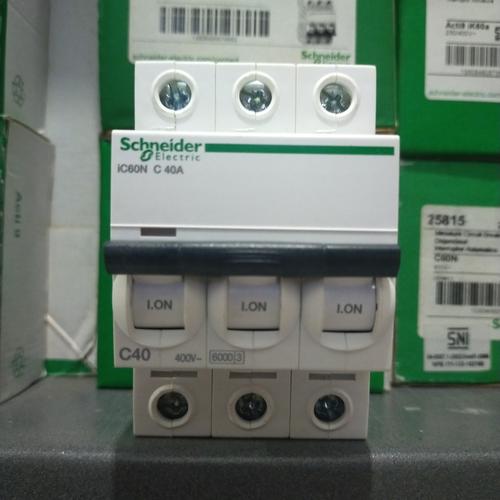 Jual MCB SCHNEIDER 3PHASE IC60N 40A 6KA A9F74340 - Jakarta Pusat - Zhafi Electrik | Tokopedia