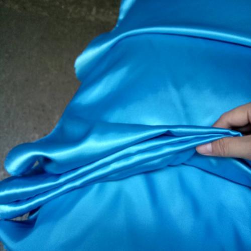 Jual jual kain saten super tebal satin mengkilat silk biru muda turkish ...