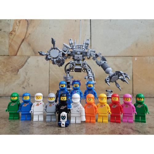 Jual Lego Minifigure Classic Spaceman Space man Complete All Color Rare ...