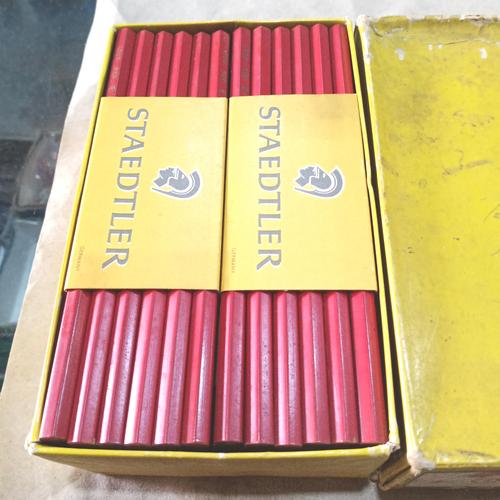 Jual Pensil Merah Merk Staedtler. Camel. 1328. Made in Germany. - Kota ...
