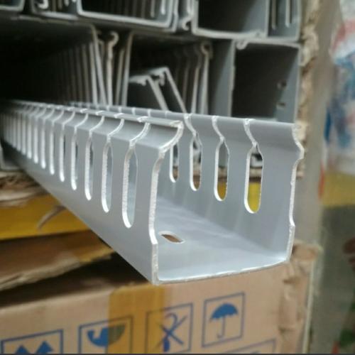 Jual kabel duck 45x45 abu lobang - Jakarta Pusat - ALX Electric | Tokopedia
