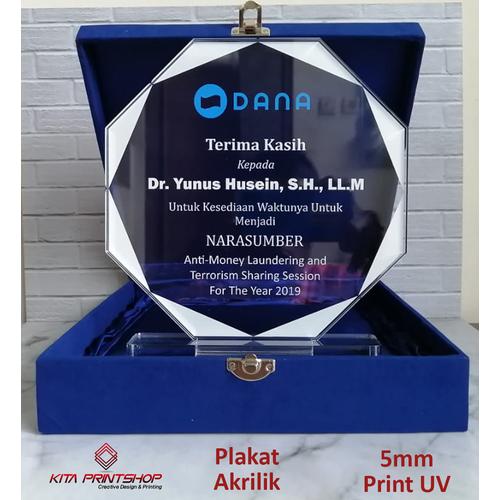 Jual Plakat Akrilik Piagam Acrylic Piala Trophy UK. 20CM x 20CM - 3mm ...