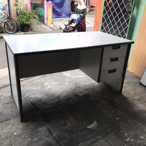 Jual Meja kantor High point 140x75cm + laci - Kota Tangerang Selatan ...