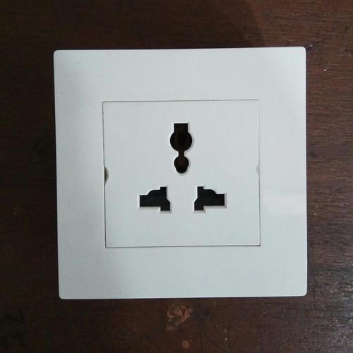 Jual BOSS / Stop Kontak Universal 13A 250V Boss / B10413S - Jakarta ...