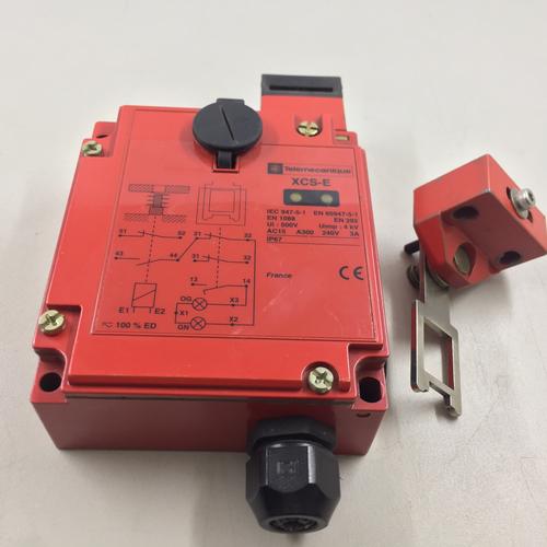 Jual Schneider Safety Switch XCS-E XCS-E7511 Telemecanique - Kota Batam ...