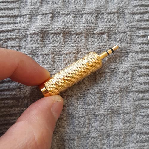 Jual Konverter Jack Mic Besar Ke Mic Kecil - Akai to Phone - B/K - Gold ...