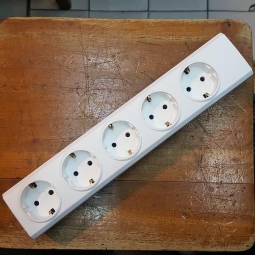 Jual Colokan Kabel BROCO 5 lubang / Stop kontak 5 Lubang - Jakarta ...