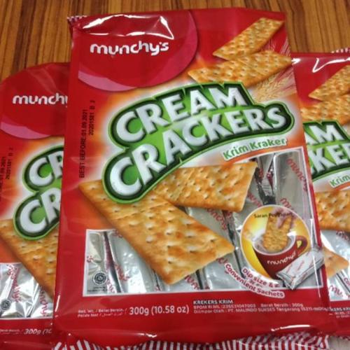 Jual munchy's cream crackers biskuit krim kraker sachets - Jakarta ...