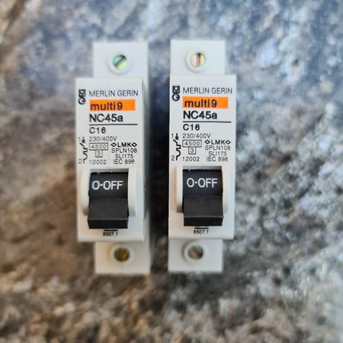 Jual MCB Merlin Gerin Multi9 NC45a C16 16A 1P - Jakarta Pusat - Niaga Abadi Kenari | Tokopedia