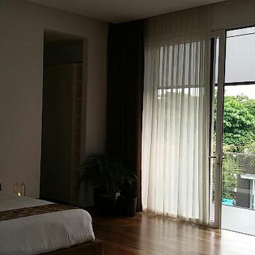 Jual Onna Blue - Curtain vitras seri/80xx / Curtain vitras minimalis ...