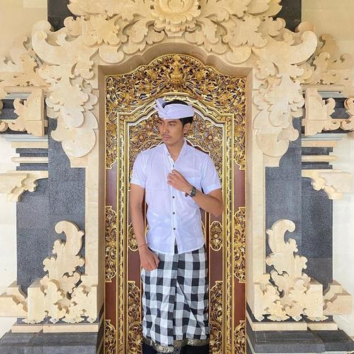 Jual Setelan saput poleng kotak catur pakaian adat Bali pria - Kota ...