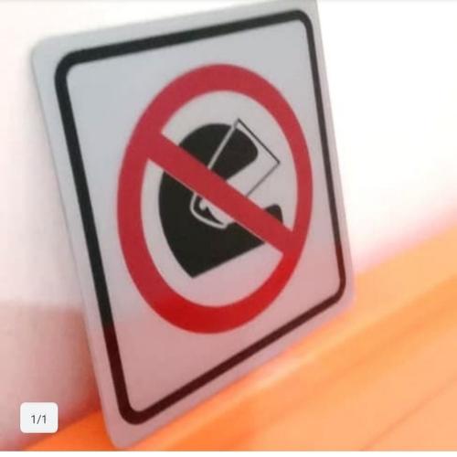 Jual SIGN K3 SEMI PLAT RAMBU DILARANG PAKAI HELM UKURAN 10X10CM ...