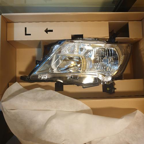 Jual Serena C26 Head Lamp Lampu Depan Xenon 100% ORI Nissan Japan BARU ...
