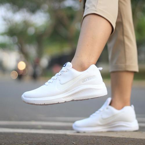 Jual sepatu Nike wanita dan pria / sepatu putih polos, biru, abu-abu ...