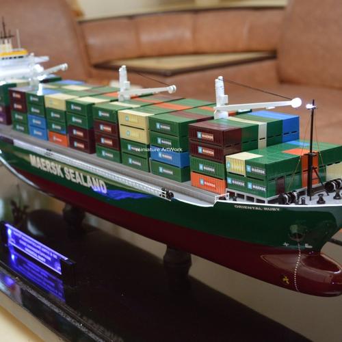 Jual Miniatur Kapal Cargo Kontainer ORIENTAL RUBI - Kab. Temanggung ...