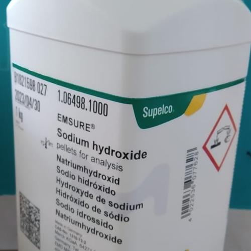 Jual Sodium hydroxide MERCK 1.06498.1000 NaOH Merck naoh pa - Kota ...