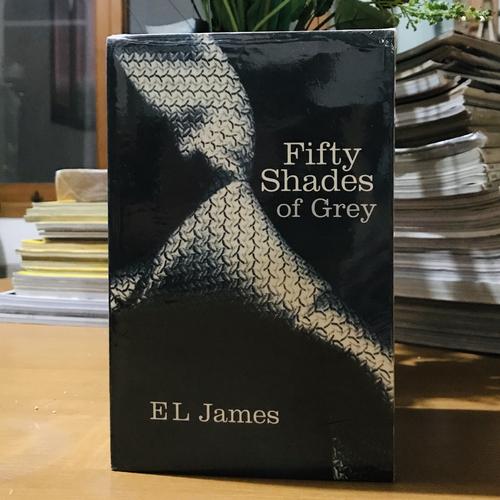 Jual FIFTY SHADES TRILOGY (A COMPLETE OF THE MOST CONTROVERSIAL TRILOGY ...