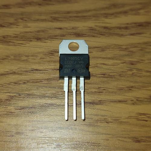 Jual IC LM7905 Regulator Tegangan Negatif 5V Voltage Regulator LM 7905 ...